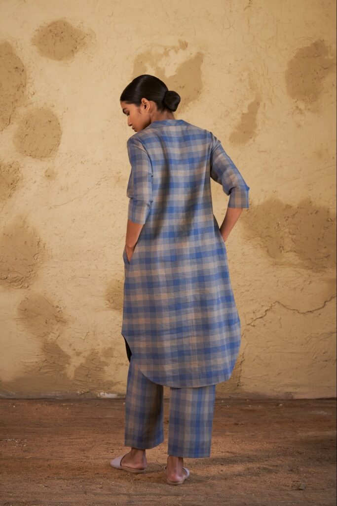 Indigo Balu Checkered Burdwan Set – Anavila