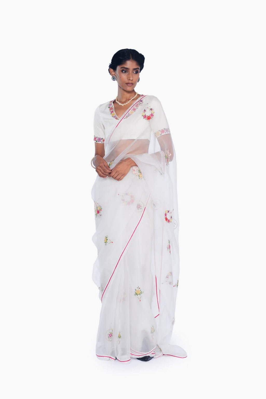 Sari – Anavila