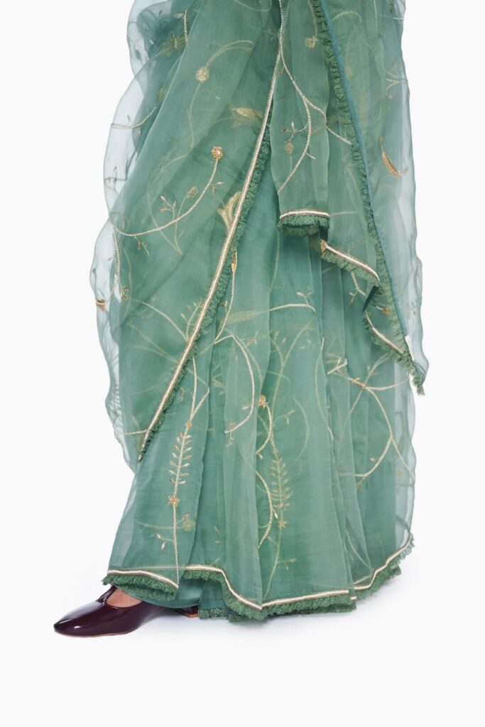 Zeirin Green Sari – Anavila